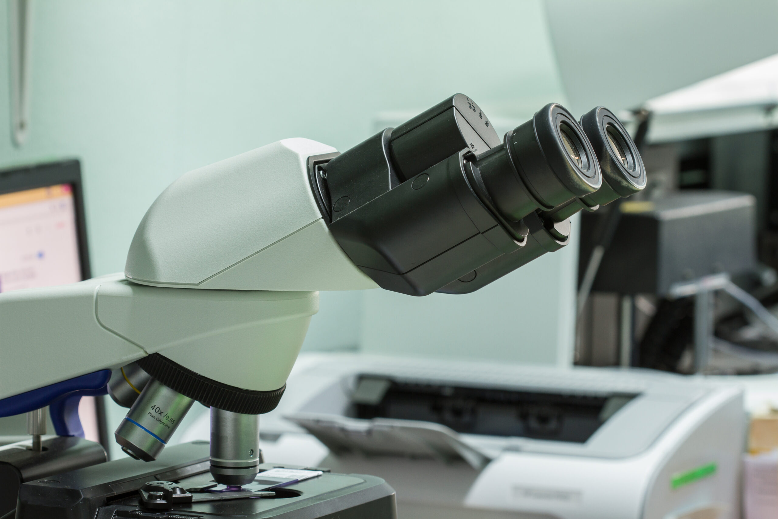 microscopes in Laboratory hospital | Brooks Applied Labs